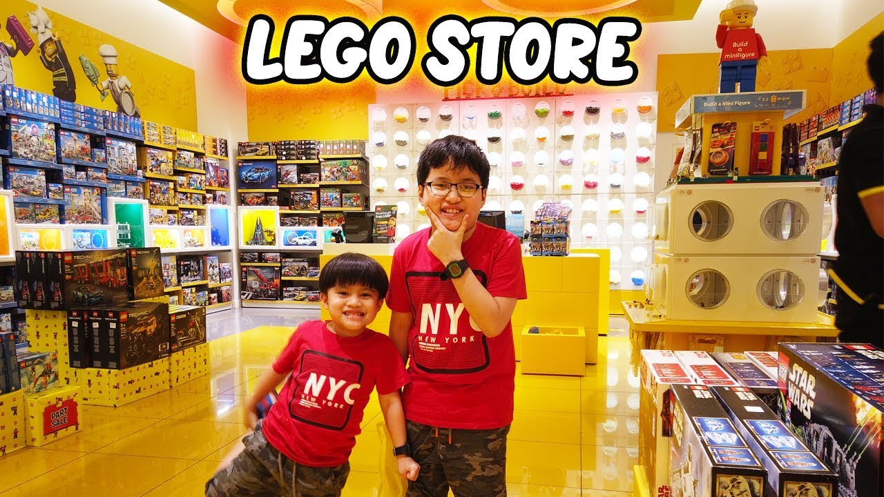 Lego Store - YouTube