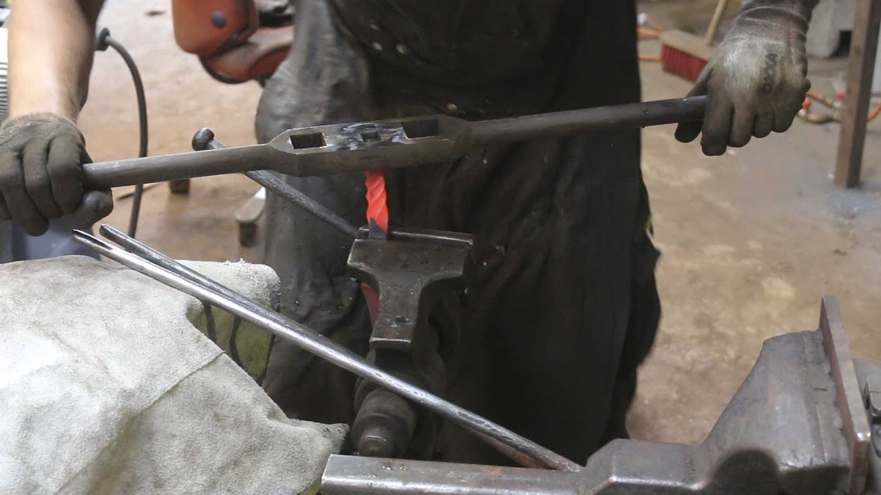 Forging a Witcher 3 sword, part 3, forging the guard. - YouTube