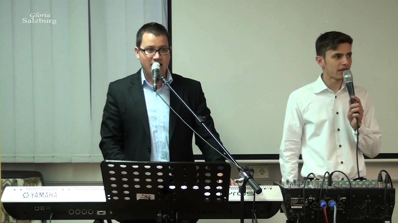 Manu Negrea si Vali Bala - Nu te-ndoi ci crede - YouTube