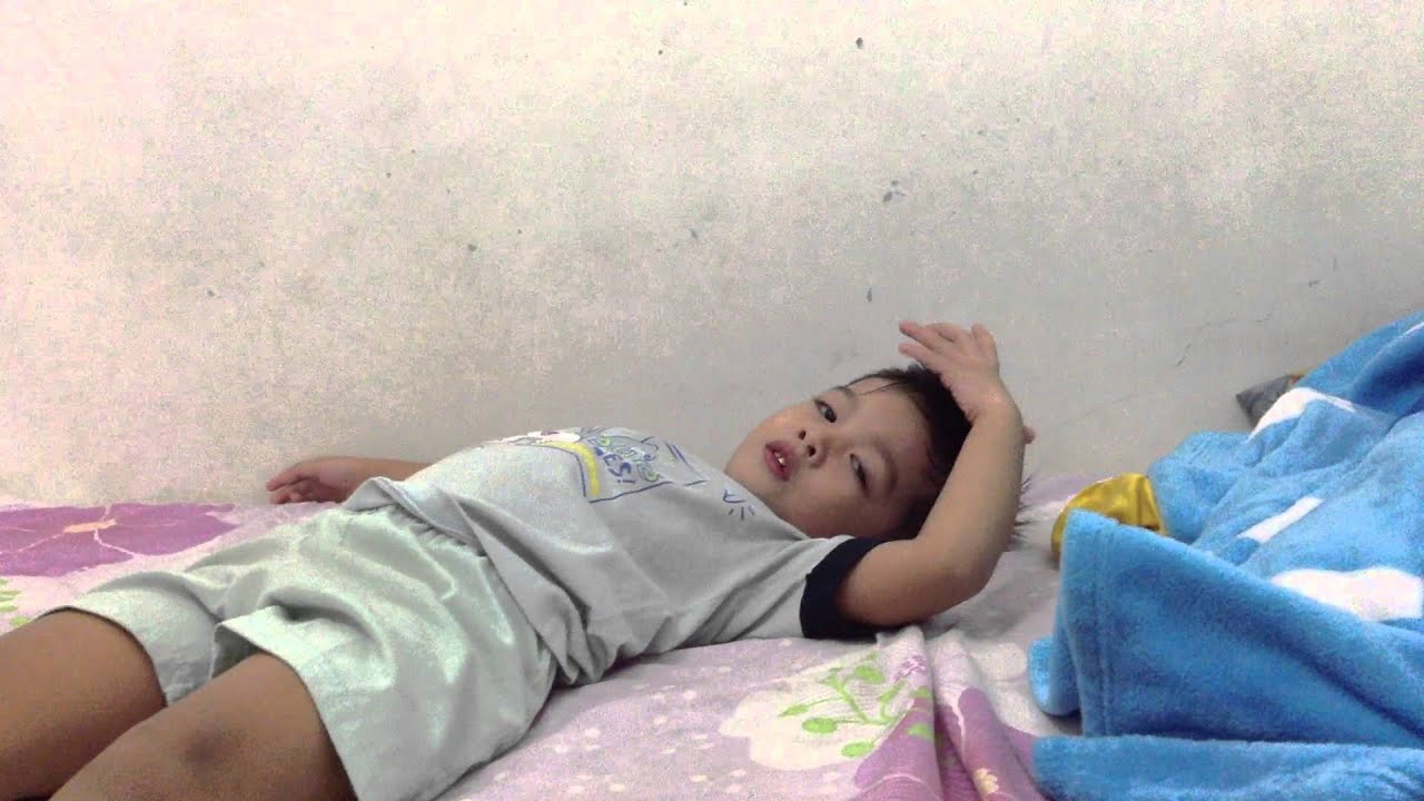 EXO Chant by 3yr-old Boy - YouTube