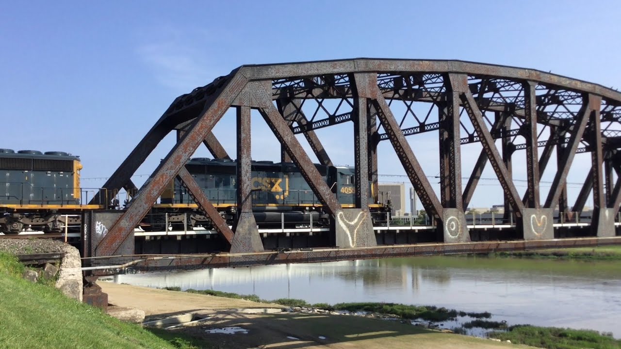 Dayton Ohio | CSX | Bridge Over Great Miami River | @Emmettsrails - YouTube