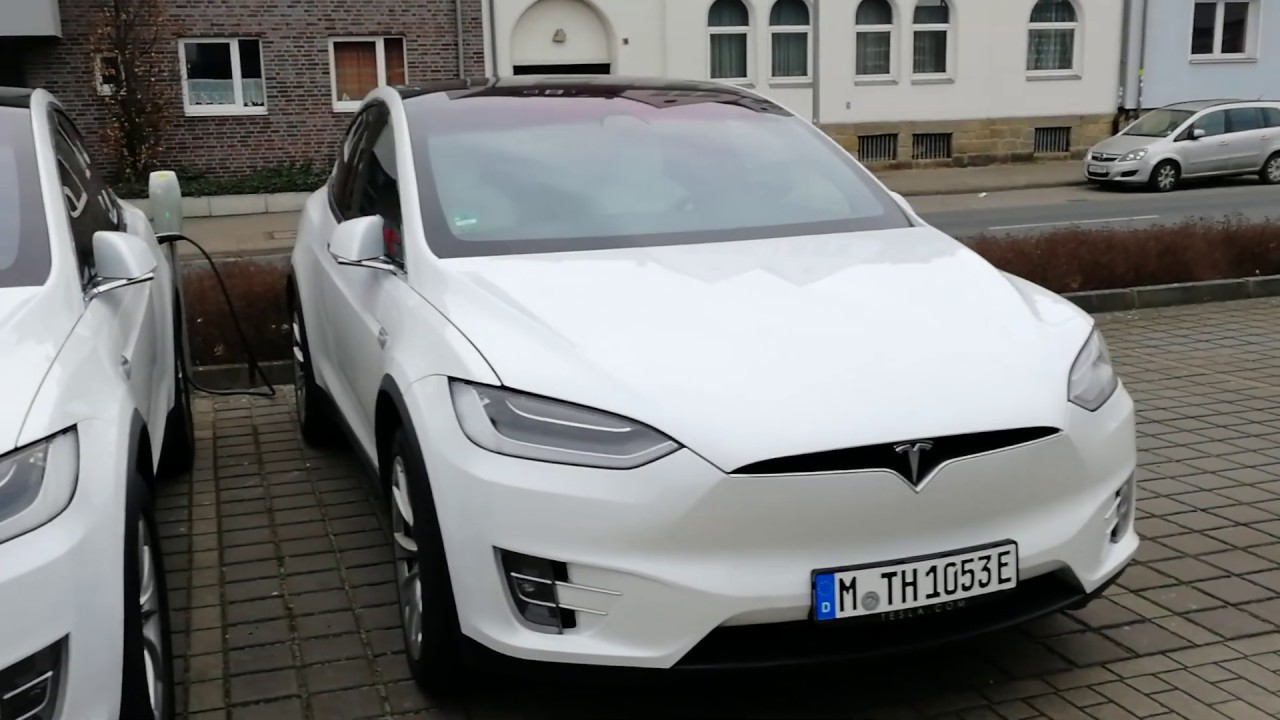 Tesla Hi Tech Hannover - YouTube