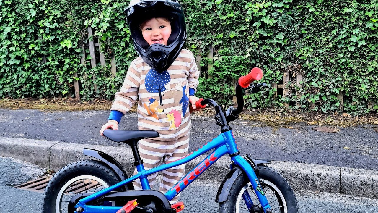 24hours in the world of a 2 year old mtb'er - YouTube