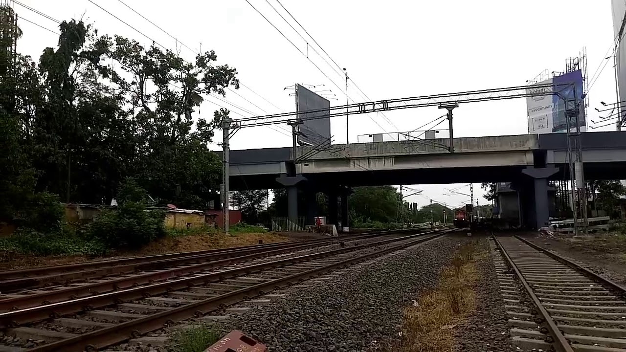 New Fied LHB Red Coaches to 19419 Chennai - Ahmedabad Express - YouTube