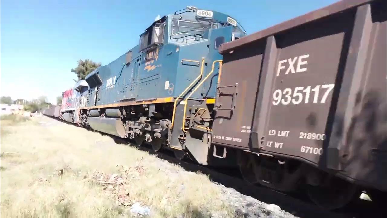 Un veloz metalero vacío con 🍉🍉, una 🦓 Ferromex y una rentadita SD70ACe-T4 azul PRLX. - YouTube