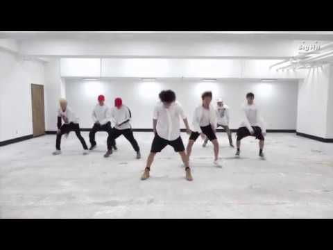 bts dancing to wow. post malone - YouTube
