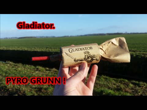 Gladiator Vlinder [PYRO GRUNN] - YouTube