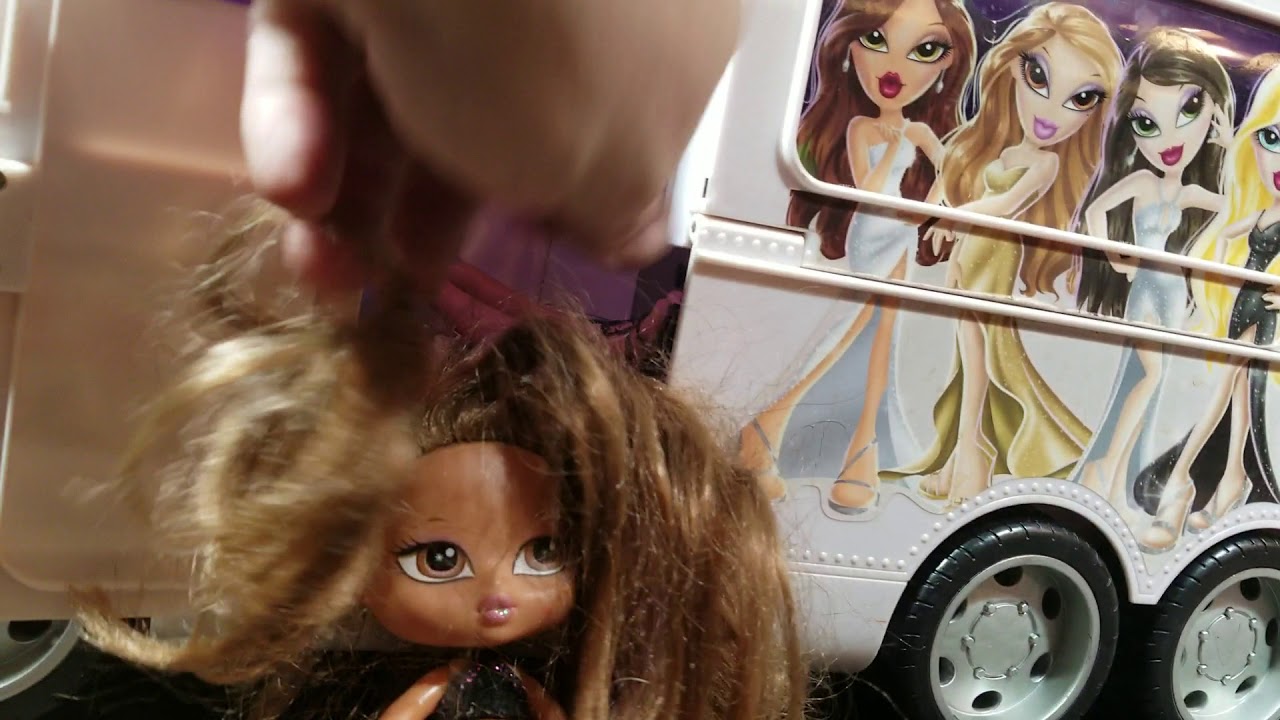 Meet the Bratz tour bus - YouTube