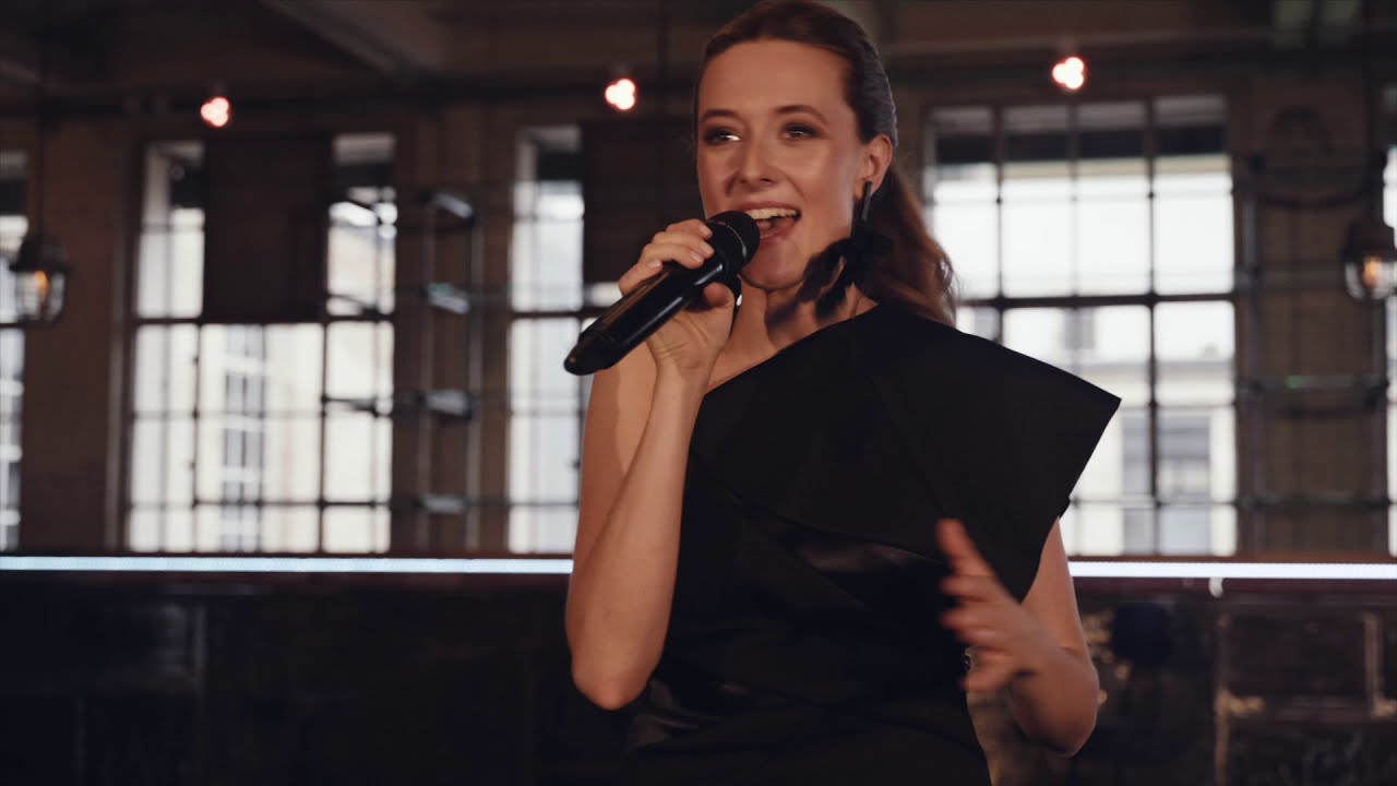 I Wish - Stevie Wonder (Acoustic Cover Jasmin Graff) - YouTube