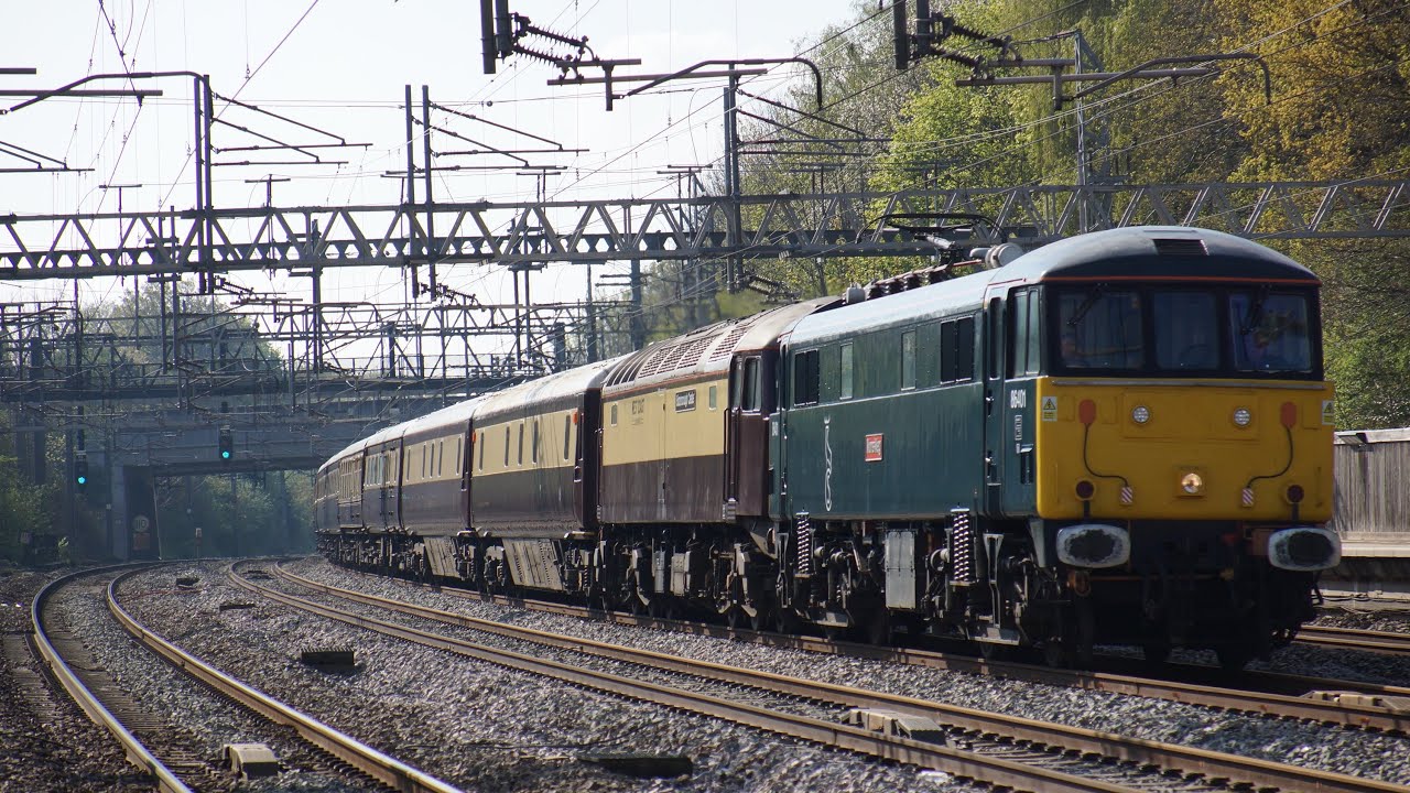 86401 Mons meg returns to the mainline working 5V42 Carnforth steamtown ...