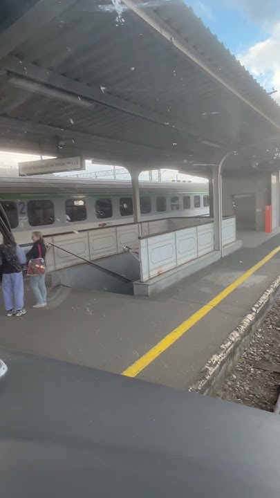 Rare! PKP EU07-1516 On IC Zamoyski arriving into Szczecinek - YouTube