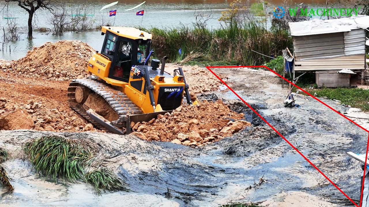 Best Techniques Operator Bulldozer Pushing Soil Connecting Corner ...