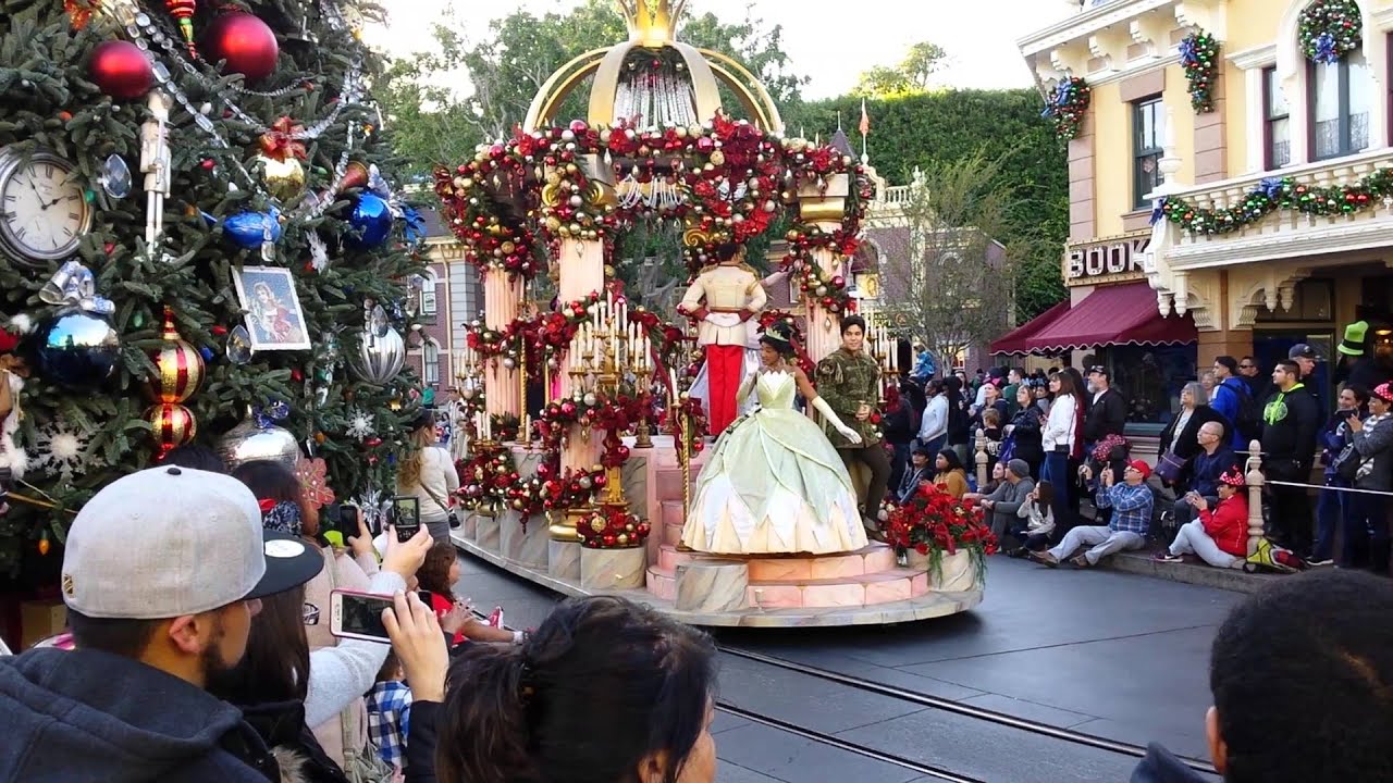 A Christmas Fantasy parade 2015 ball float - YouTube
