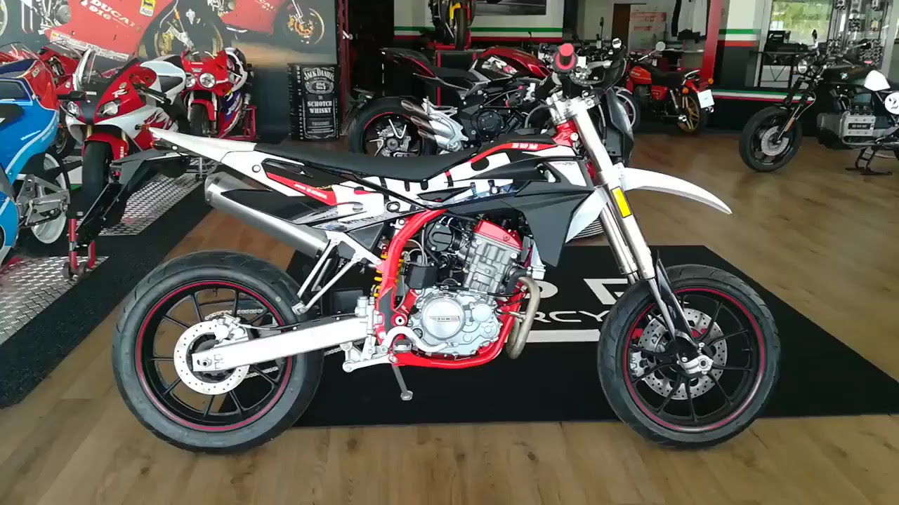 SWM SM125R Factory - SPR Motorcycle - YouTube