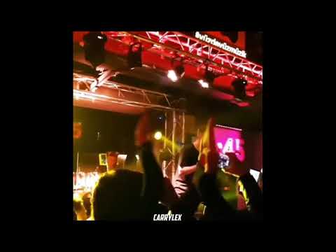 CEZA ft. Sagopa Kajmer birlikte konser'de Neyim Var Ki söylediler.