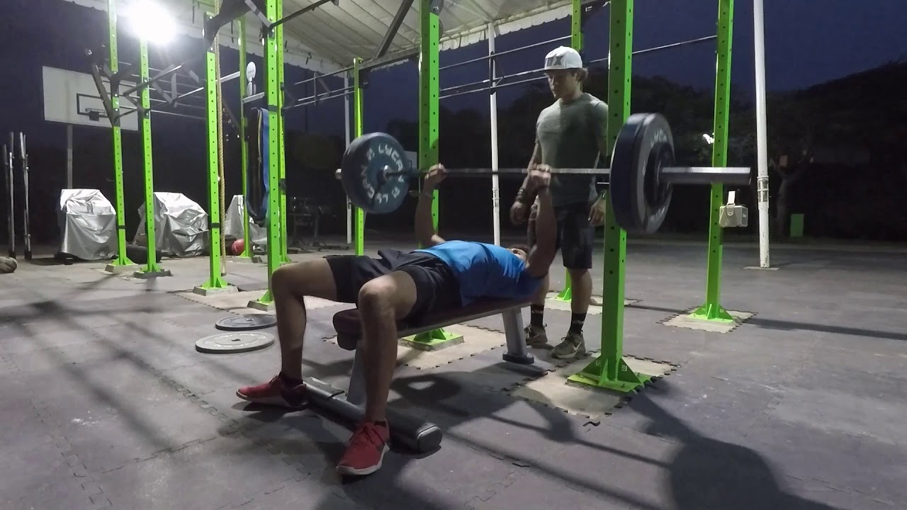 Demo WOD Bench Press - YouTube