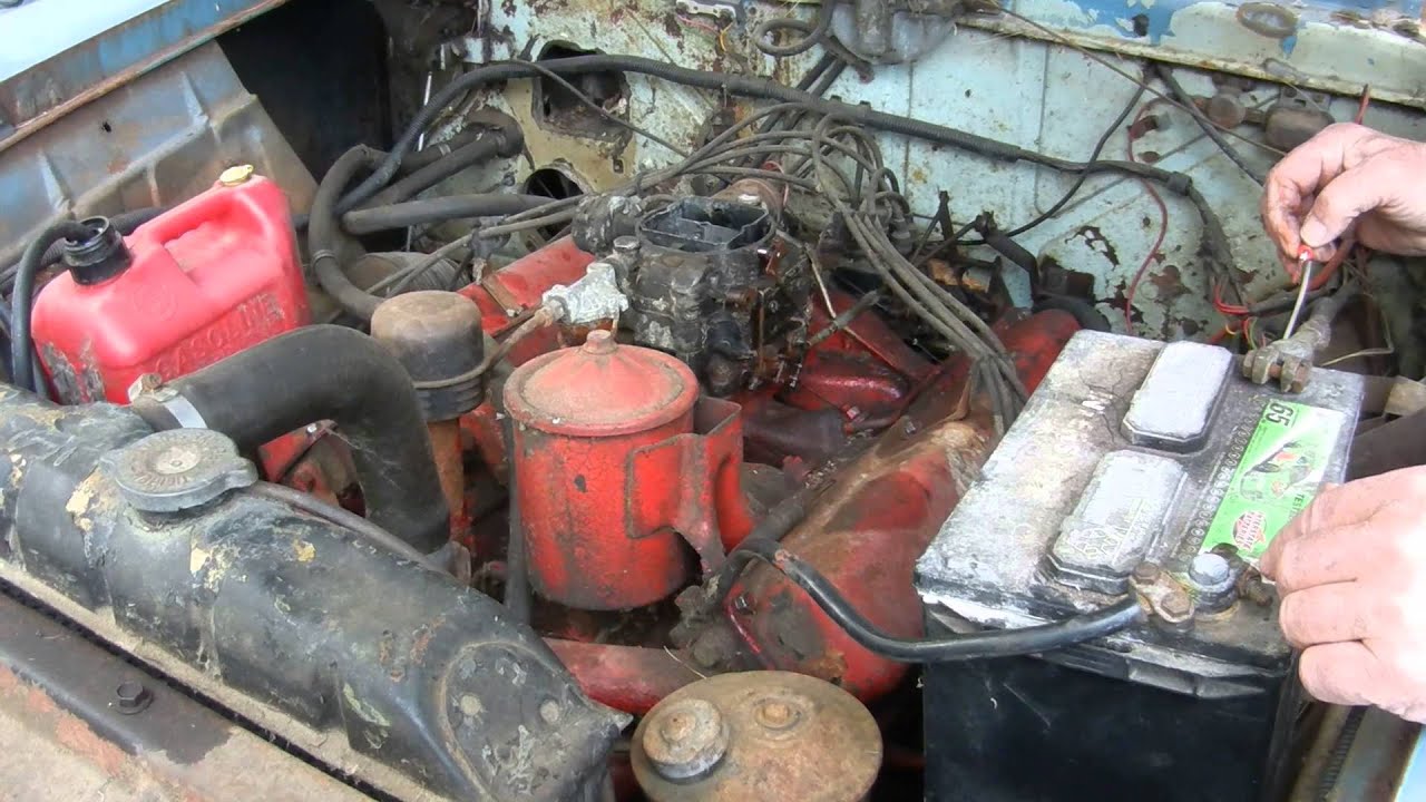 Starting the Packard Clipper V8 for the first time since 2004 - YouTube