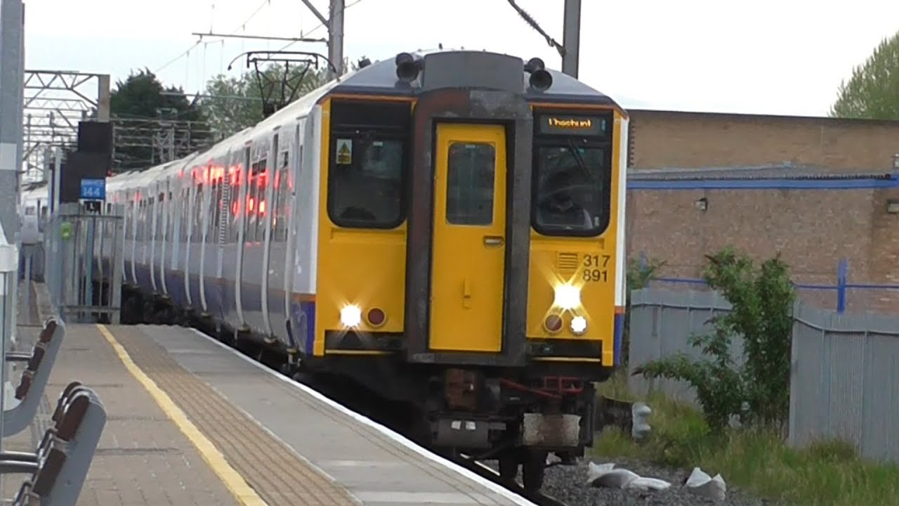 London Overground Class 317s (317732 & 317891) at Cheshunt - 23/04/18 ...