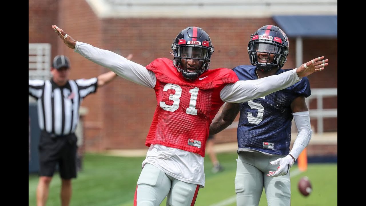 Football One on One Press Man Coverage Breakdown - YouTube