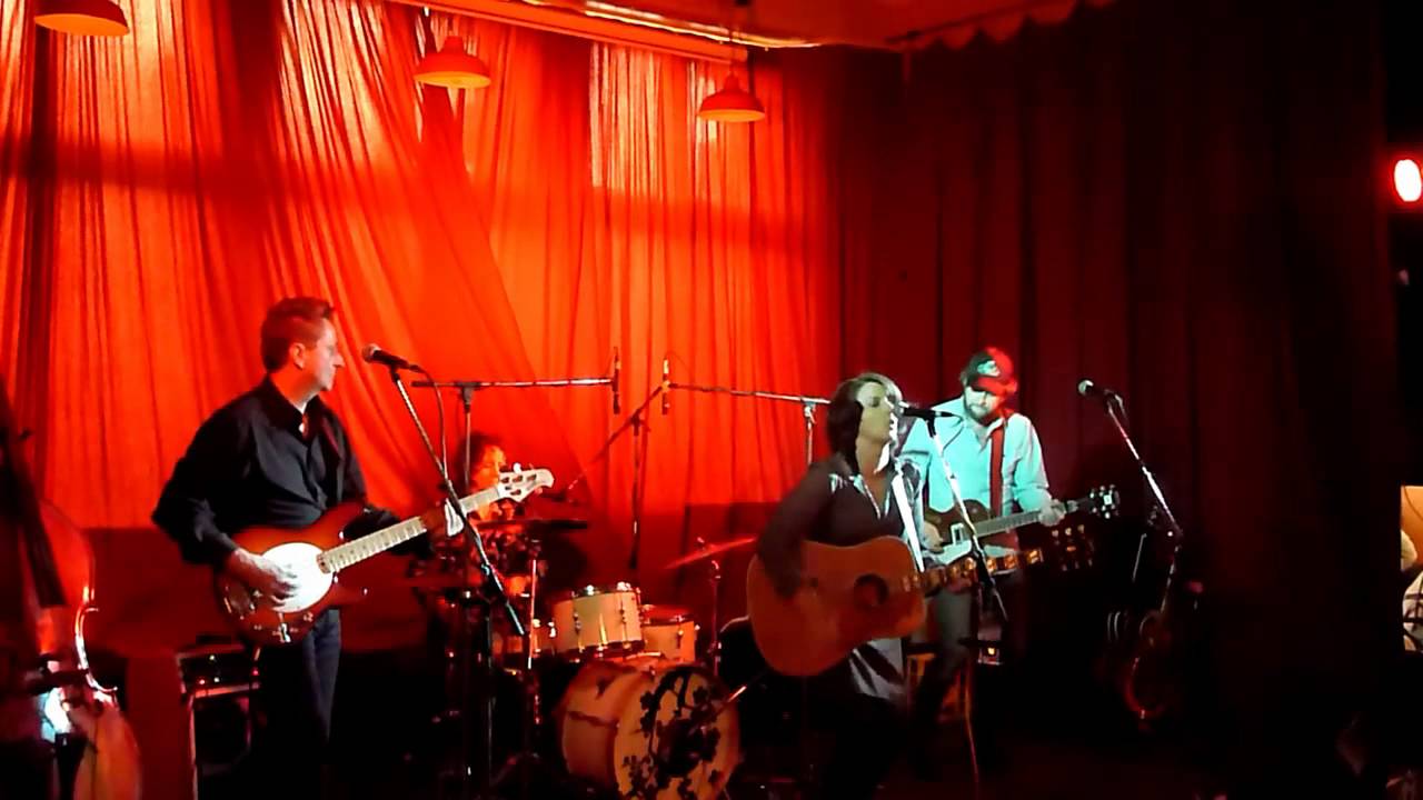 Tracy McNeil Band - Learning to Run @ The Penny Black 28 Aug 11 - YouTube