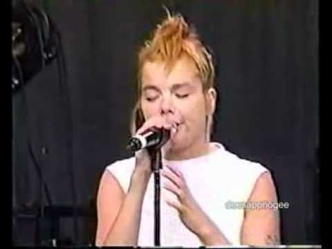 Bjork - Enjoy (tibetan freedom concert) - YouTube