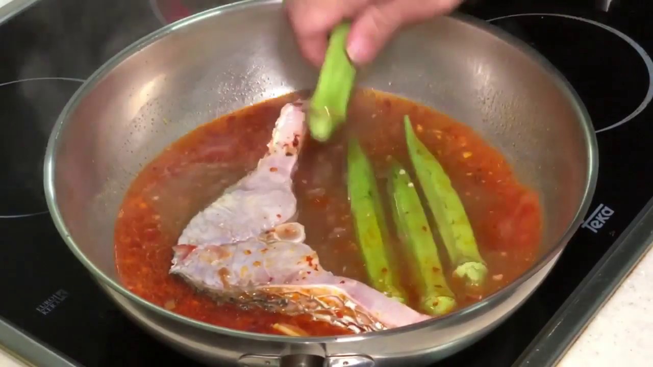 Assam (tamarind) fish with okra - YouTube