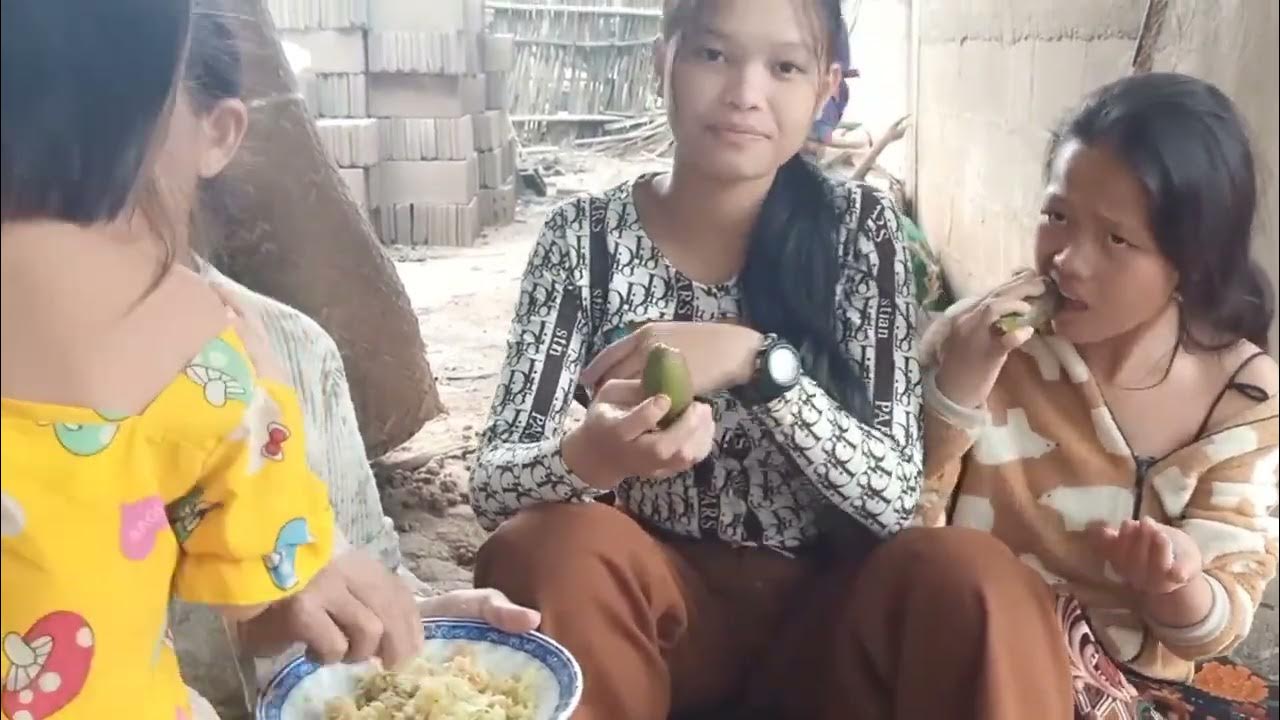 pais noj txiv qaub nawb nrog peb noj qaub so - YouTube