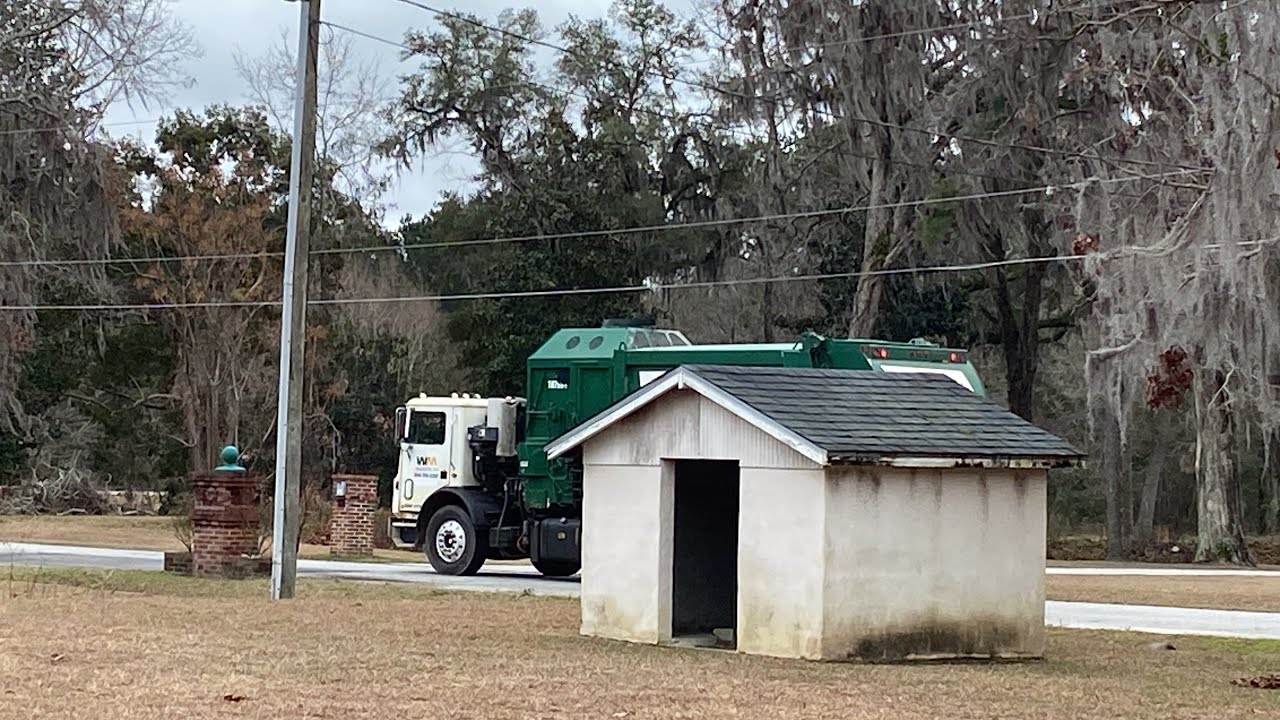 2 short clips of a Waste Management Mack Python! - YouTube