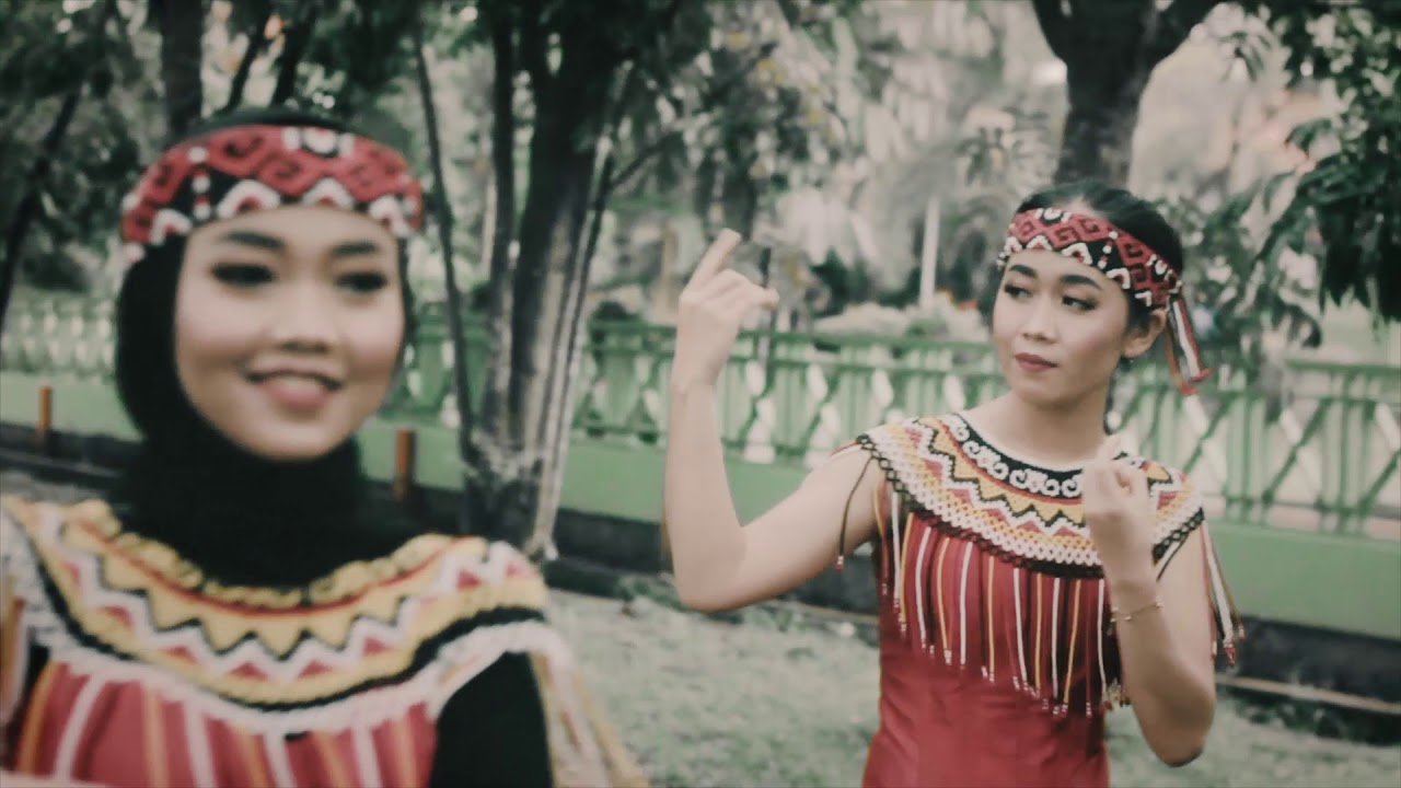 TARIAN DAYAK DAYANG SEBALU - YouTube