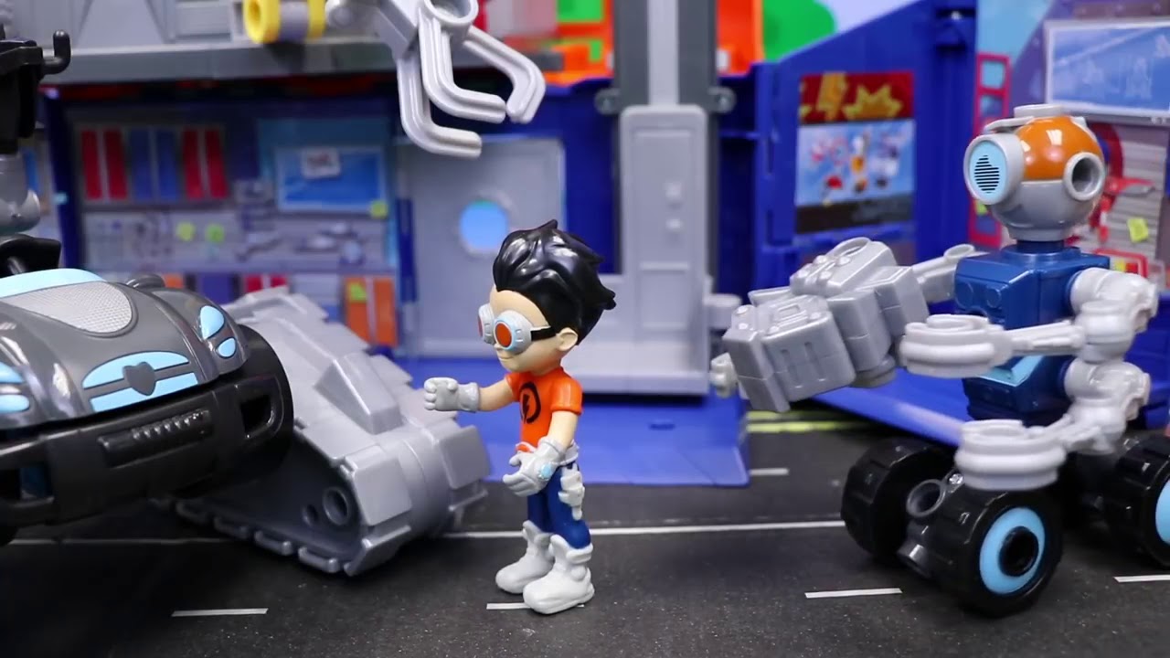 Paw Patrol 2018 | Rusty Rivets Blaster Tank has Botasaur with Ruby ...