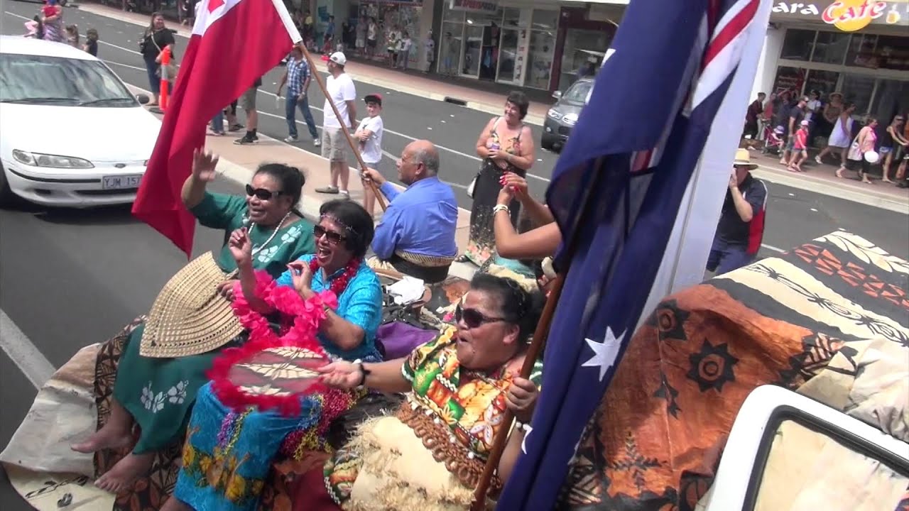 Cowra Festival Parade 2016 - Kingdom of Tonga Floats - YouTube