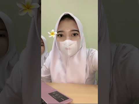 LIVE TIKTOK ‼️ PERAWAT CANTIK SEDANG MENGERJAKAN TUGAS
