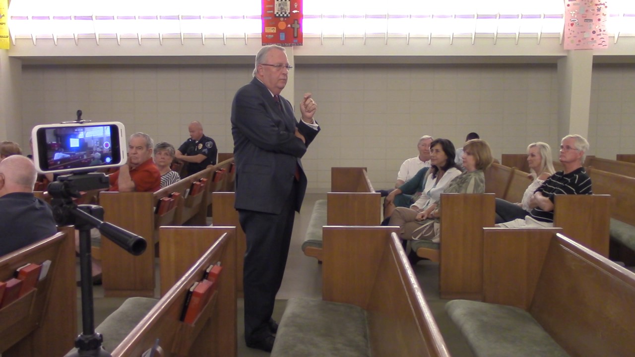 Mayor Joe Smith ignores me when I get the mic, ends 40 minute townhall ...