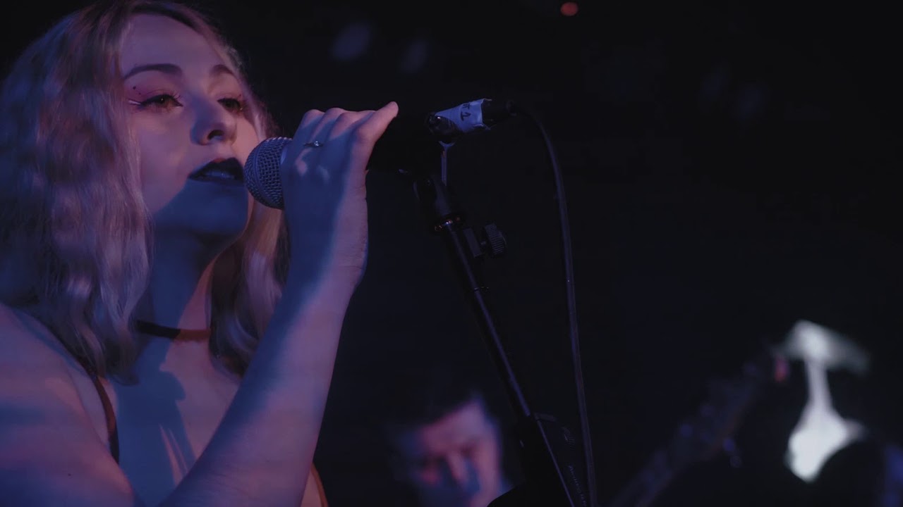 B-ahwe // Closer (Live at Belgrave Music Hall) - YouTube