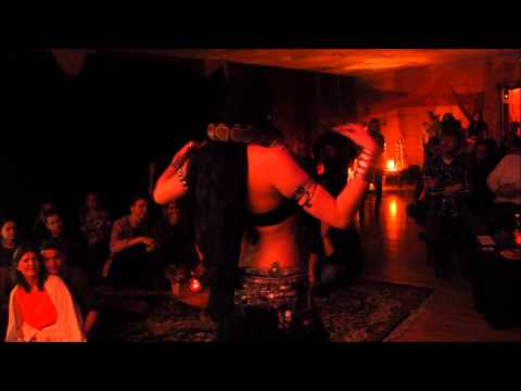 Snake dance - Berit Aicha Vill
