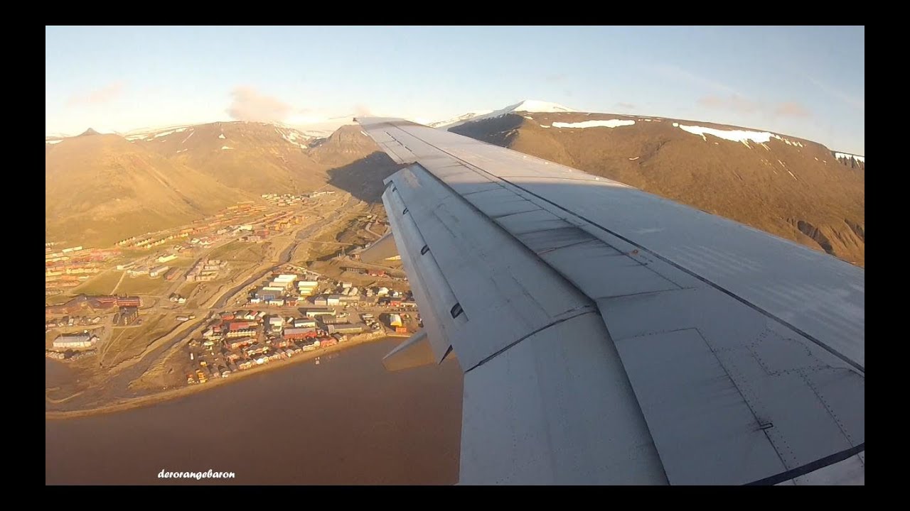 Landing in Longyearbyen (Svalbard) with Scandinavian Airlines Boeing ...