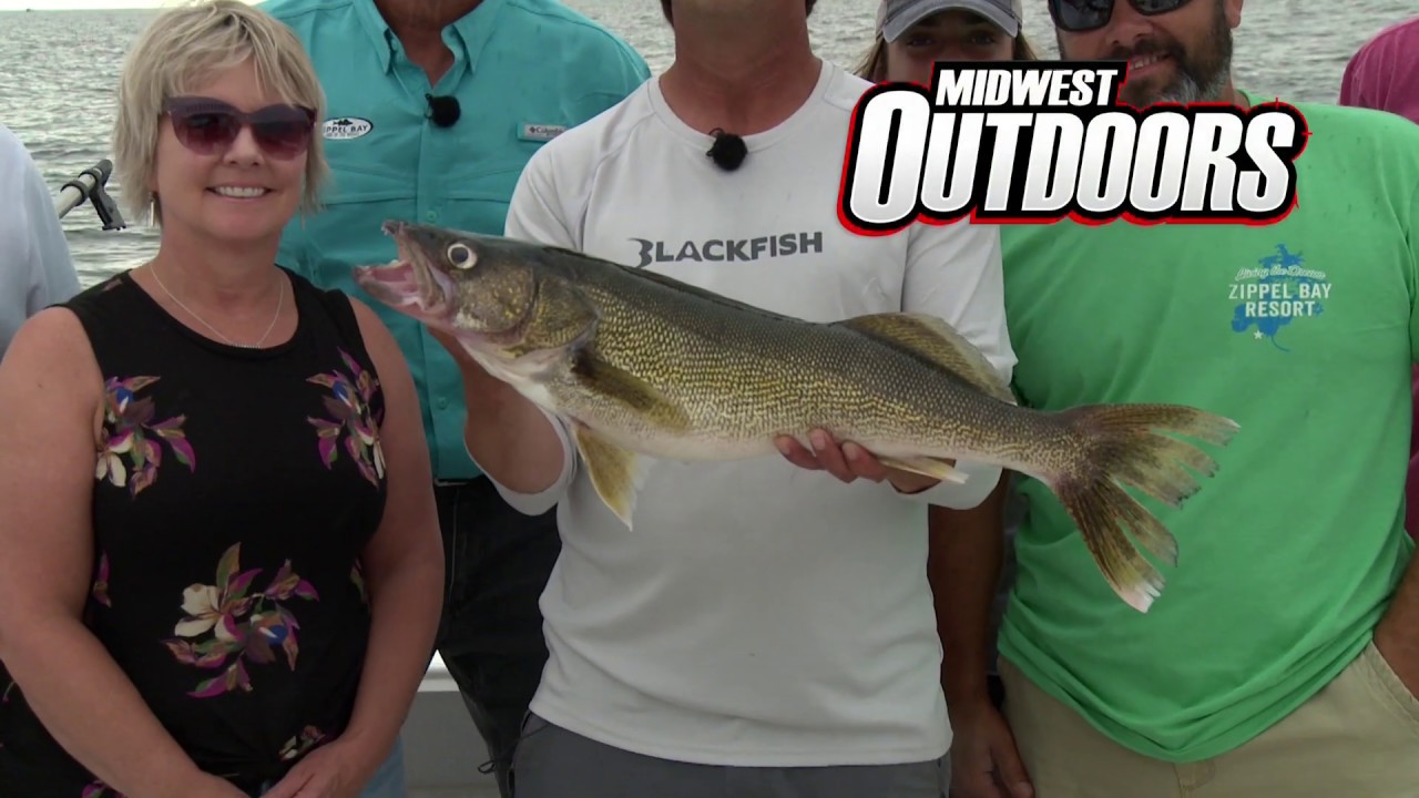 Monster Walleyes on Lake of the Woods - YouTube