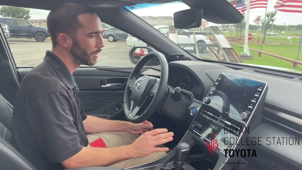 Feature Friday - 2021 Toyota Avalon - 360 Birds Eye View Camera - YouTube