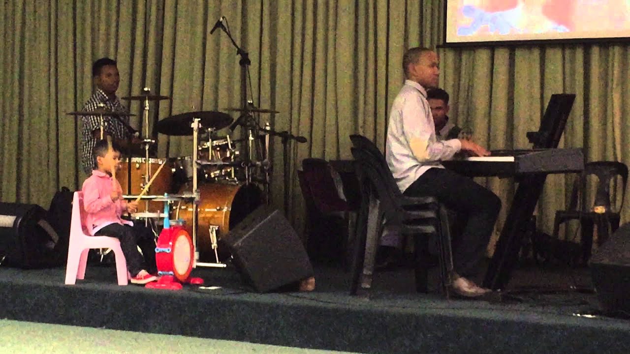 Reuben and band - YouTube