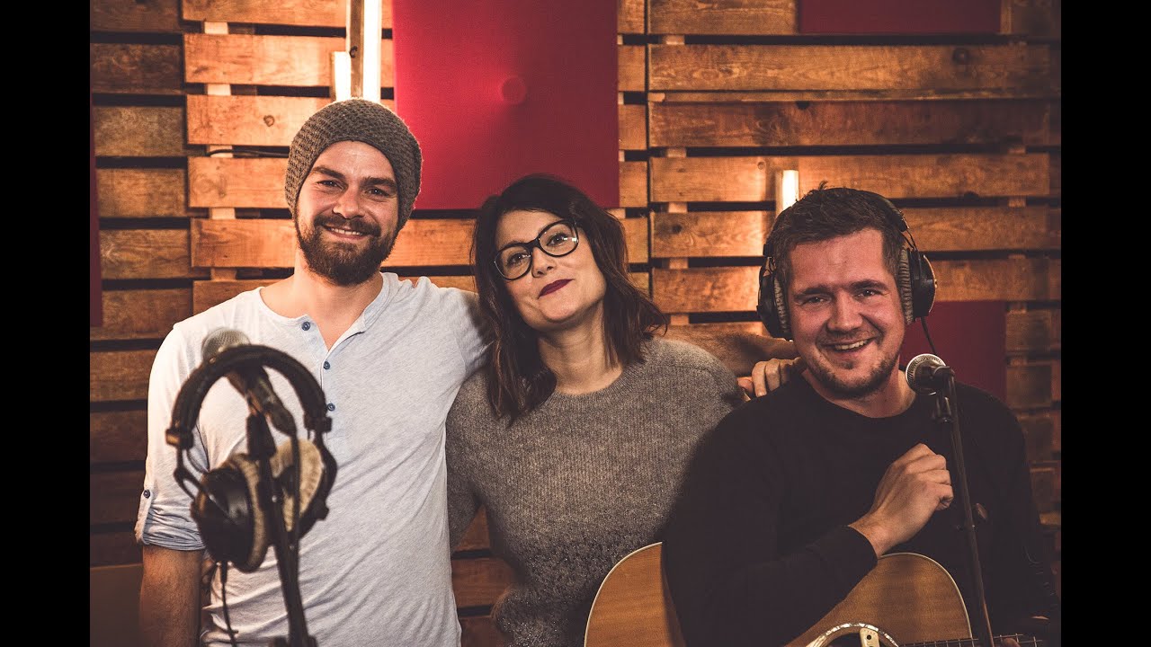 Siska & Her Breakfast Band - Everlong (live) - YouTube