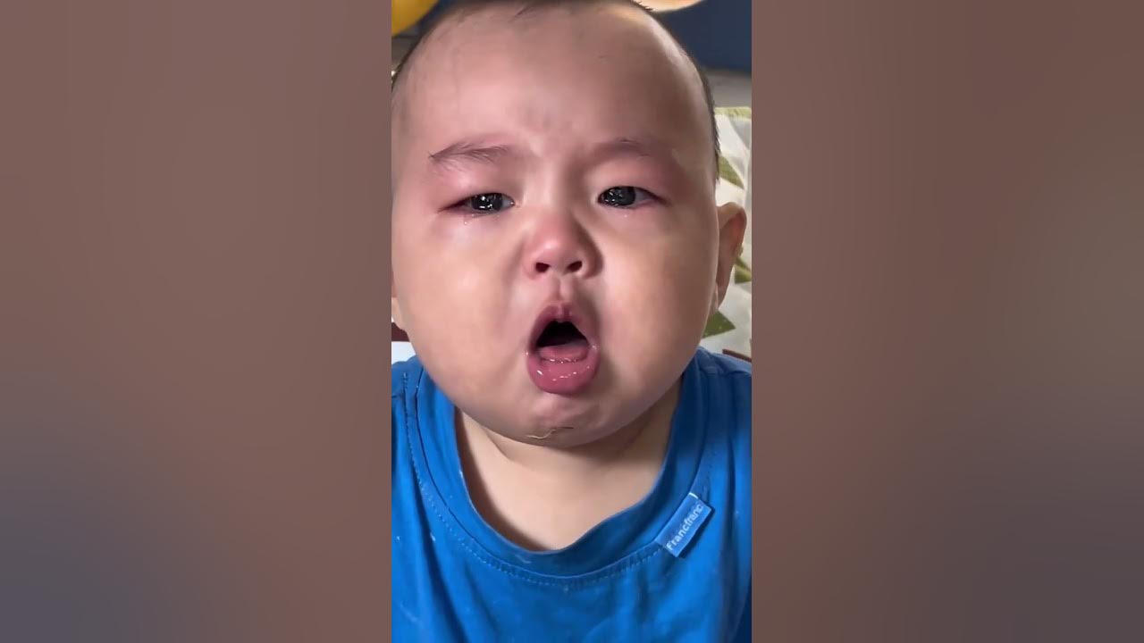 八个月多月24多斤,我98斤,天天像个挂件一样巴不得时刻挂我身上,一放下就哭,放哪都不行就是哭。不抱他,还各种花式哭法哭给我看,抱起来就好。我就想问你是个演员吗! Youtube