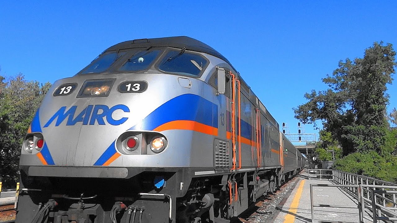 Rare MARC Train with West-Facing Power in ST Denis - YouTube