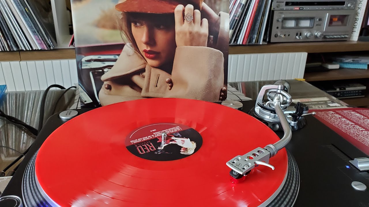 Taylor Swift - "22" - Red (Taylor's Version) red vinyl playing - YouTube