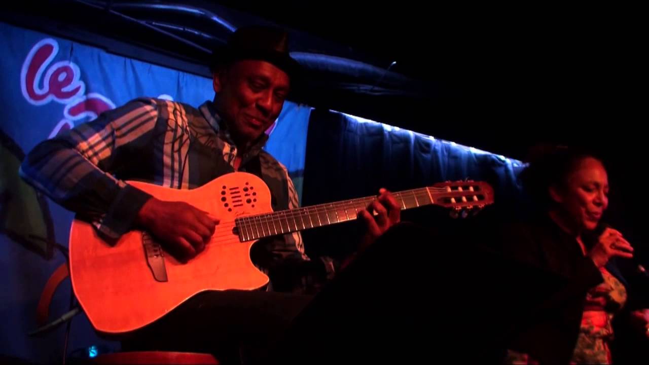 Alain et Viviane Ginapé: Speak Low - YouTube