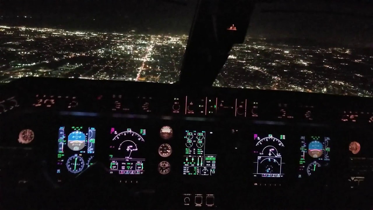 JetSuiteX Flight from Concord, CA to Burbank, CA - Landing at Night ...