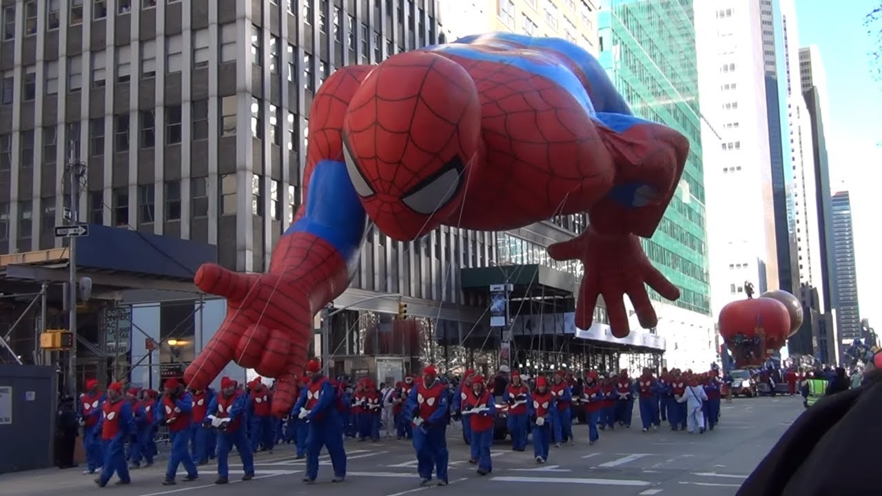 Spider-man Balloon, Macy's Thanksgiving Day Parade 2013 - YouTube