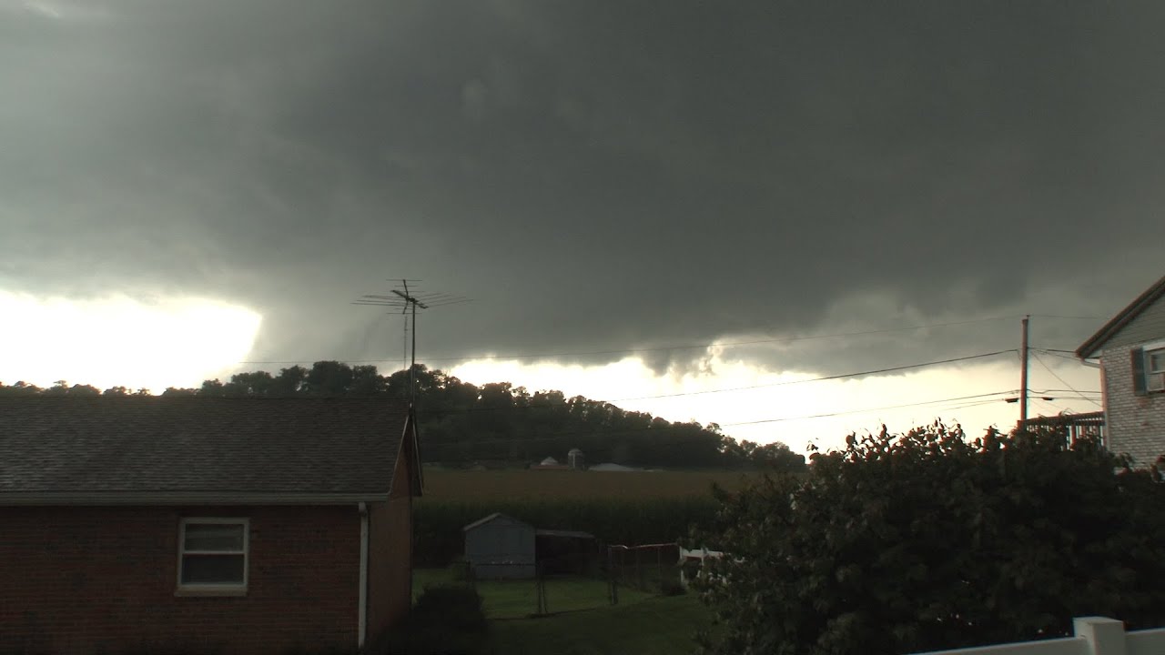 Amazing supercell with rotation 8-24-2016 - YouTube