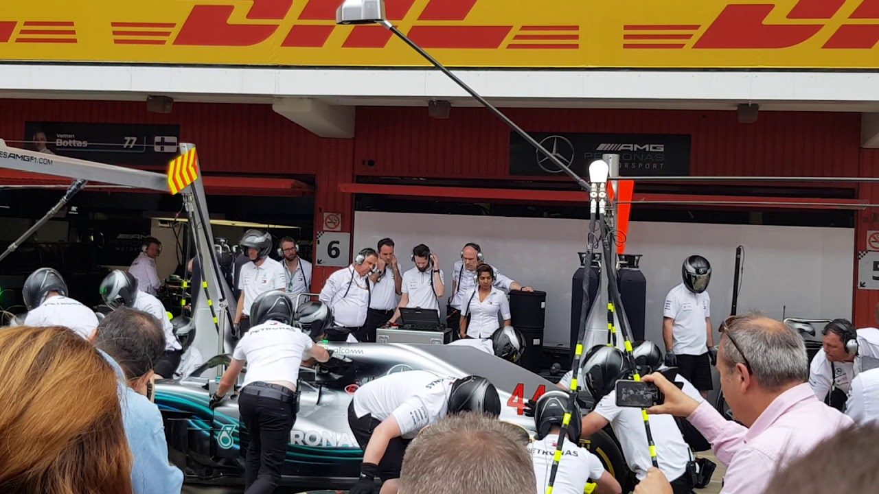Mercedes AMG F1 team practicing a fast pit stop - YouTube