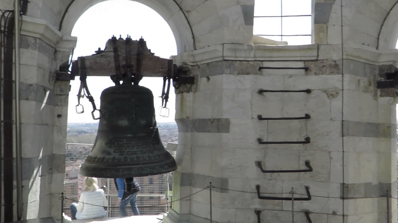 Cloches de la tour du Pise à 12h - YouTube