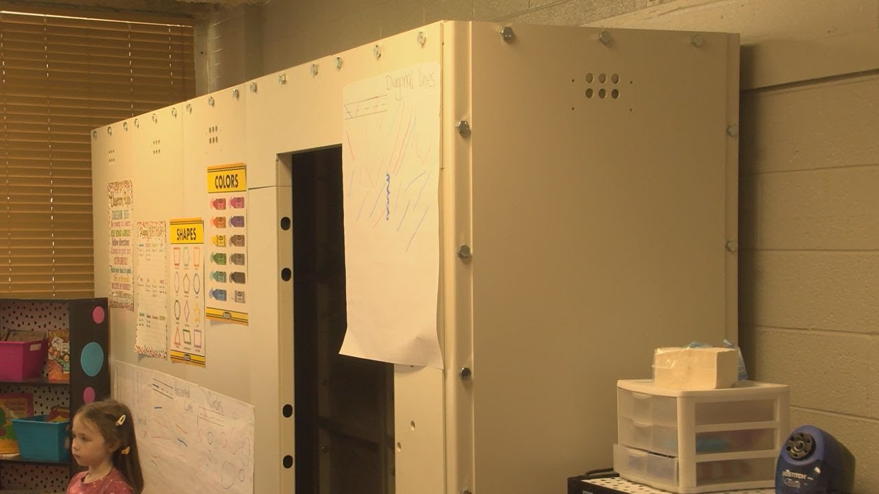 School installing in-classroom “safe rooms” - YouTube